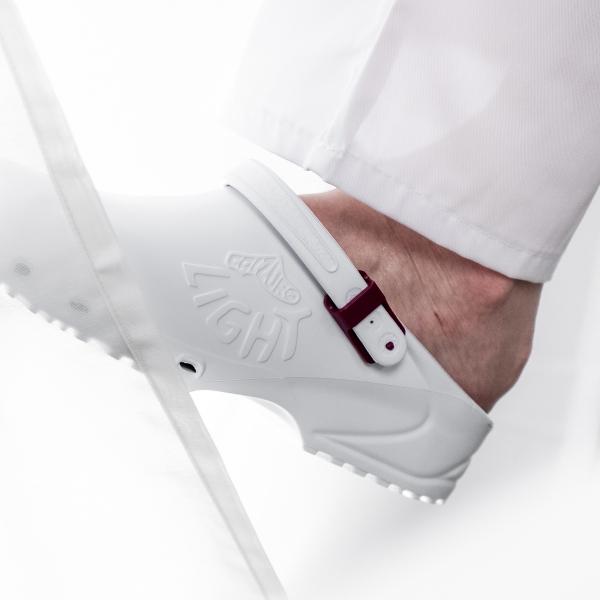 Calzuro Light: guida agli zoccoli sanitari ultraleggeri